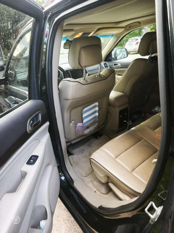 Green Jeep Grand Cherokee 2015 in Klaipeda, with an engine capacity of 2.99 L and mileage of 239 thousand km for 10500 €, photo 6 on AUTOMOTO.COM.LV