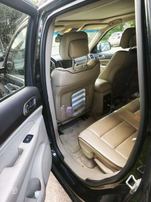 Zaļš Jeep Grand Cherokee 2015 Klaipėda, ar dzinēja tilpumu 2.99 L un nobraukumu 239 tūkst. km par 10500 €, foto 7 vietnē AUTOMOTO.COM.LV