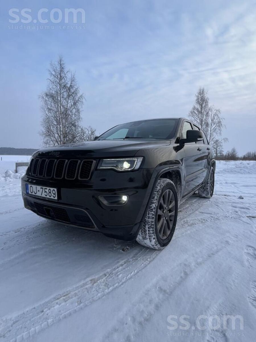 Zaļš Jeep Grand Cherokee 2016 Rīga, ar dzinēja tilpumu 3.00 L un nobraukumu 128 tūkst. km par 19950 €, foto 1 vietnē AUTOMOTO.COM.LV