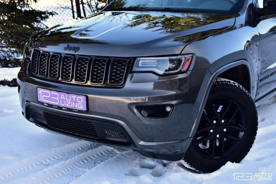 Green Jeep Grand Cherokee 2020 in Kretinga, with an engine capacity of 3.60 L and mileage of 101 thousand km for 17999 €, photo 4 on AUTOMOTO.COM.LV