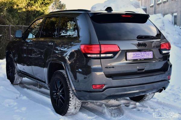 Zaļš Jeep Grand Cherokee 2020 Kretinga, ar dzinēja tilpumu 3.60 L un nobraukumu 101 tūkst. km par 17999 €, foto 9 vietnē AUTOMOTO.COM.LV