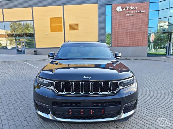 Jeep Grand Cherokee 2024 in Siauliai on AUTOMOTO.COM.LV Green Jeep Grand Cherokee 2024 in Siauliai, with an engine capacity of 3.60 L and mileage of 52 thousand km for 27000 €, photo 3 on AUTOMOTO.COM.LV