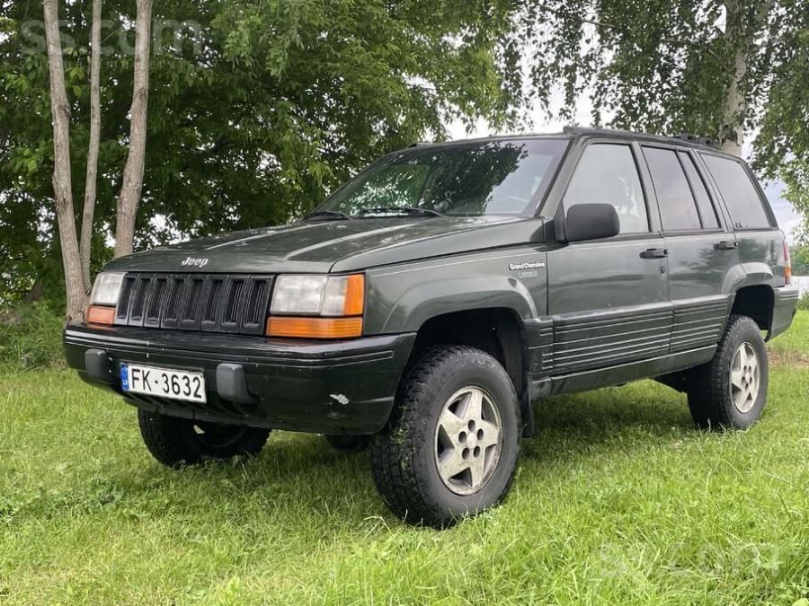 Green Jeep Grand Cherokee 1995 in Riga, with an engine capacity of 4.00 L and mileage of 240 thousand km for 2700 €, photo 1 on AUTOMOTO.COM.LV