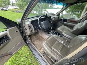 Green Jeep Grand Cherokee 1995 in Riga, with an engine capacity of 4.00 L and mileage of 240 thousand km for 2700 €, photo 8 on AUTOMOTO.COM.LV