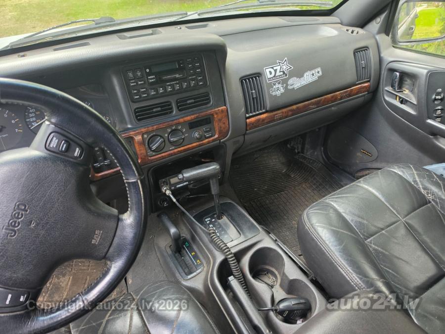 Grey Jeep Grand Cherokee 1997 in Tallinn, with an engine capacity of 5.20 L and mileage of 298 thousand km for 4999 €, photo 6 on AUTOMOTO.COM.LV