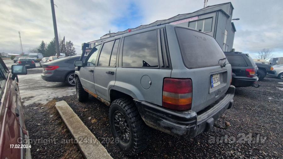 Grey Jeep Grand Cherokee 1997 in Tallinn, with an engine capacity of 5.20 L and mileage of 298 thousand km for 4999 €, photo 10 on AUTOMOTO.COM.LV