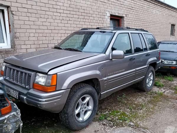 Pelēks Jeep Grand Cherokee 1998 Šakiai, ar dzinēja tilpumu 5.90 L un nobraukumu 222 tūkst. km par 3888 €, foto 4 vietnē AUTOMOTO.COM.LV