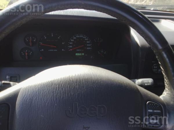 Grey Jeep Grand Cherokee 1999 in Daugavpils, with an engine capacity of 3.10 L and mileage of 207 thousand km for 2250 €, photo 10 on AUTOMOTO.COM.LV