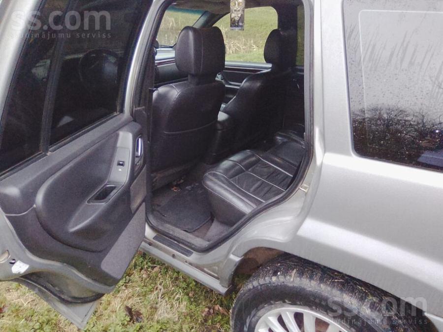 Grey Jeep Grand Cherokee 1999 in Daugavpils, with an engine capacity of 3.10 L and mileage of 207 thousand km for 2250 €, photo 12 on AUTOMOTO.COM.LV