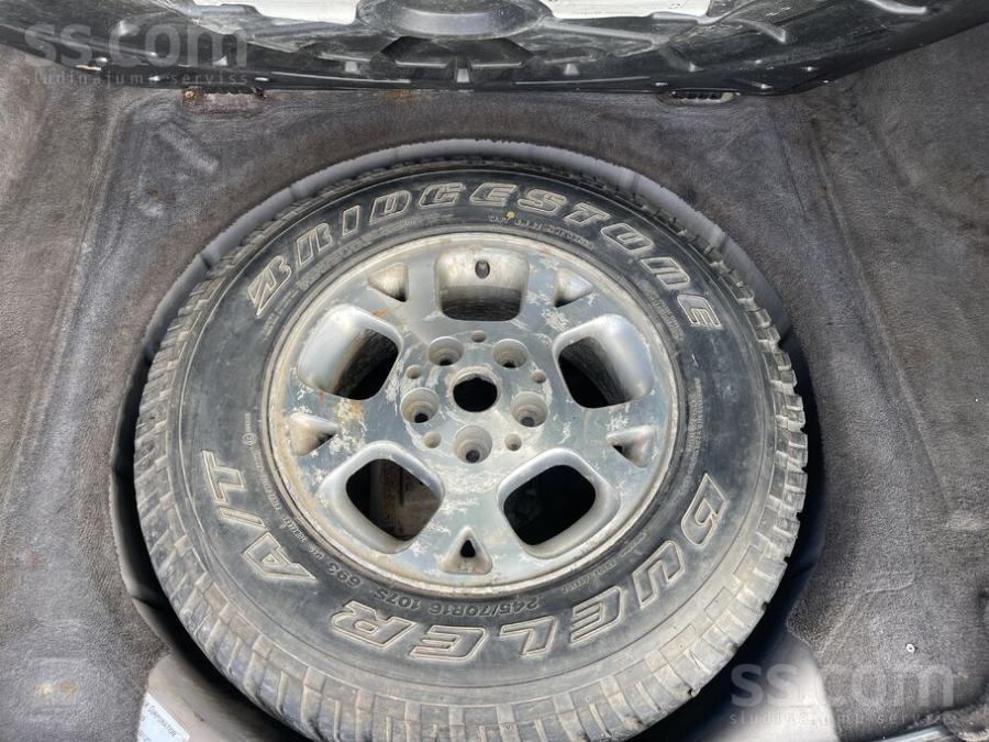 Grey Jeep Grand Cherokee 1999 in Daugavpils, with an engine capacity of 3.10 L and mileage of 208 thousand km for 2650 €, photo 12 on AUTOMOTO.COM.LV