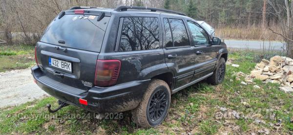 Pelēks Jeep Grand Cherokee 2001 Tallina, ar dzinēja tilpumu 3.10 L un nobraukumu 324 tūkst. km par 1200 €, foto 3 vietnē AUTOMOTO.COM.LV