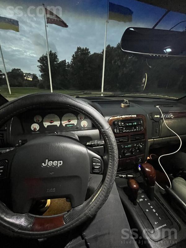 Джип Гранд Чероки 2001 в Лиепая на AUTOMOTO.COM.LV Серый Джип Гранд Чероки 2001 в Лиепая, объемом двигателя 3.10 л и пробегом 353 тыс. км за 2390 €, фото 6 на AUTOMOTO.COM.LV