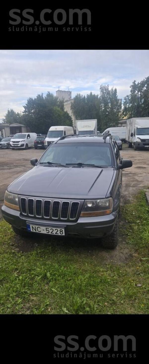 Pelēks Jeep Grand Cherokee 2002 Rīga, ar dzinēja tilpumu 2.70 L un nobraukumu 395 tūkst. km par 3500 €, foto 2 vietnē AUTOMOTO.COM.LV
