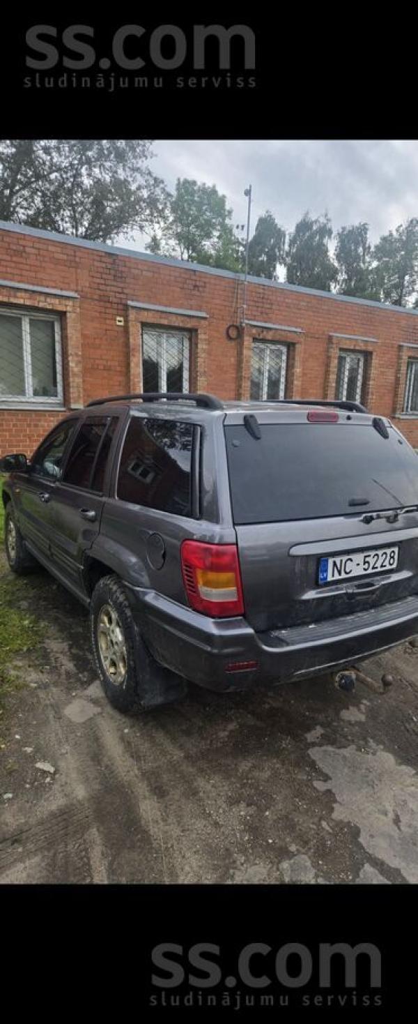 Pelēks Jeep Grand Cherokee 2002 Rīga, ar dzinēja tilpumu 2.70 L un nobraukumu 395 tūkst. km par 3500 €, foto 6 vietnē AUTOMOTO.COM.LV