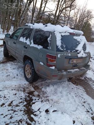Grey Jeep Grand Cherokee 2002 in Saldus, with an engine capacity of 2.70 L and mileage of 313 thousand km for 2700 €, photo 4 on AUTOMOTO.COM.LV