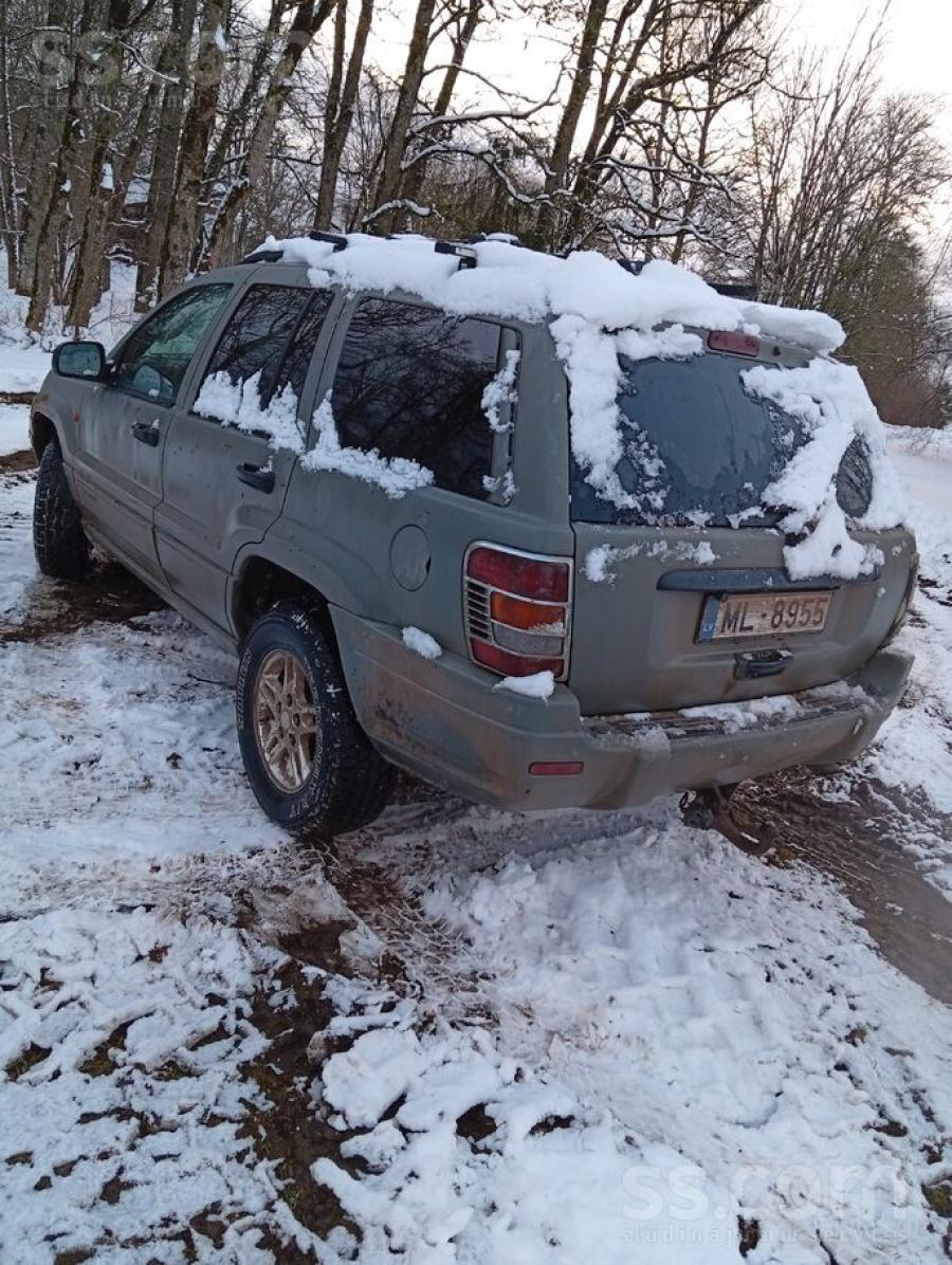 Grey Jeep Grand Cherokee 2002 in Saldus, with an engine capacity of 2.70 L and mileage of 313 thousand km for 2700 €, photo 4 on AUTOMOTO.COM.LV