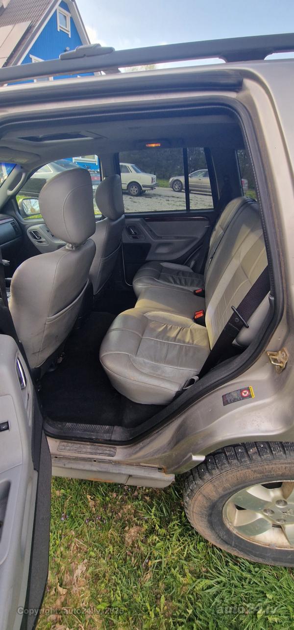 Pelēks Jeep Grand Cherokee 2002 Tartu, ar dzinēja tilpumu 4.70 L un nobraukumu 205 tūkst. km par 5500 €, foto 5 vietnē AUTOMOTO.COM.LV
