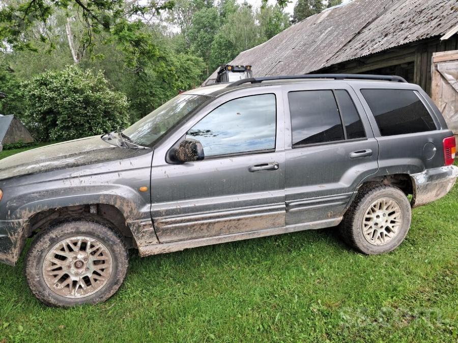 Pelēks Jeep Grand Cherokee 2002 Valka, ar dzinēja tilpumu 2.70 L un nobraukumu 270 tūkst. km par 3500 €, foto 1 vietnē AUTOMOTO.COM.LV