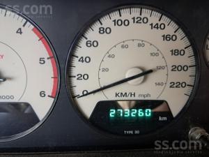 Pelēks Jeep Grand Cherokee 2002 Valka, ar dzinēja tilpumu 2.70 L un nobraukumu 270 tūkst. km par 3500 €, foto 4 vietnē AUTOMOTO.COM.LV