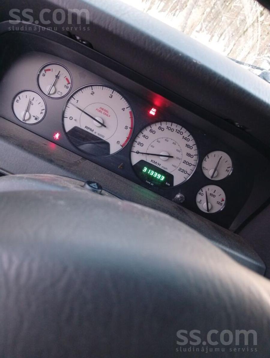 Pelēks Jeep Grand Cherokee 2002 Saldus, ar dzinēja tilpumu 2.70 L un nobraukumu 313 tūkst. km par 1600 €, foto 8 vietnē AUTOMOTO.COM.LV