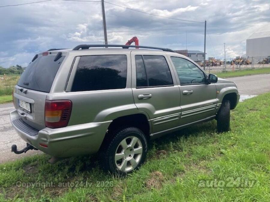 Pelēks Jeep Grand Cherokee 2002 Pērnava, ar dzinēja tilpumu 2.70 L un nobraukumu 350 tūkst. km par 2999 €, foto 7 vietnē AUTOMOTO.COM.LV