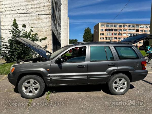 Pelēks Jeep Grand Cherokee 2002 Narva, ar dzinēja tilpumu 4.70 L un nobraukumu 215 tūkst. km par 5500 €, foto 2 vietnē AUTOMOTO.COM.LV