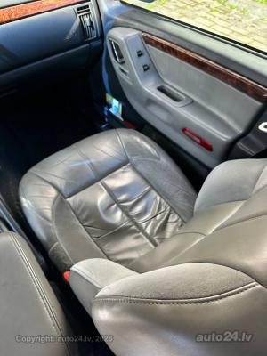 Pelēks Jeep Grand Cherokee 2002 Narva, ar dzinēja tilpumu 4.70 L un nobraukumu 215 tūkst. km par 5500 €, foto 9 vietnē AUTOMOTO.COM.LV