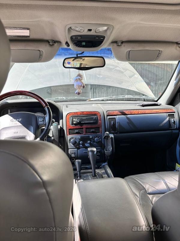 Pelēks Jeep Grand Cherokee 2002 Narva, ar dzinēja tilpumu 4.70 L un nobraukumu 215 tūkst. km par 5500 €, foto 9 vietnē AUTOMOTO.COM.LV