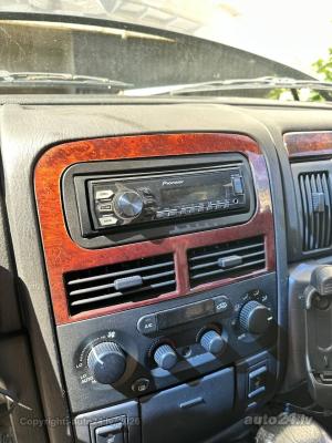 Pelēks Jeep Grand Cherokee 2002 Narva, ar dzinēja tilpumu 4.70 L un nobraukumu 215 tūkst. km par 5500 €, foto 12 vietnē AUTOMOTO.COM.LV