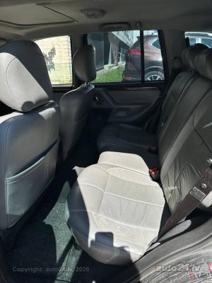 Pelēks Jeep Grand Cherokee 2002 Narva, ar dzinēja tilpumu 4.70 L un nobraukumu 215 tūkst. km par 5500 €, foto 16 vietnē AUTOMOTO.COM.LV