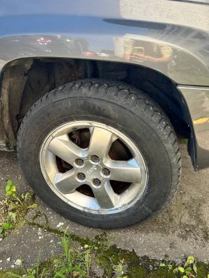 Pelēks Jeep Grand Cherokee 2002 Narva, ar dzinēja tilpumu 4.70 L un nobraukumu 215 tūkst. km par 5500 €, foto 18 vietnē AUTOMOTO.COM.LV