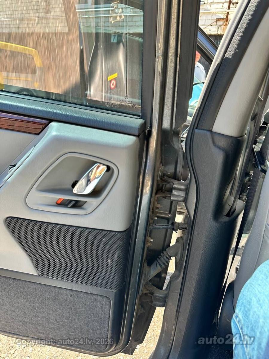 Pelēks Jeep Grand Cherokee 2002 Narva, ar dzinēja tilpumu 4.70 L un nobraukumu 215 tūkst. km par 5500 €, foto 19 vietnē AUTOMOTO.COM.LV