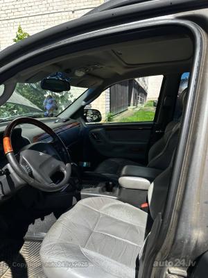 Pelēks Jeep Grand Cherokee 2002 Narva, ar dzinēja tilpumu 4.70 L un nobraukumu 215 tūkst. km par 5500 €, foto 22 vietnē AUTOMOTO.COM.LV