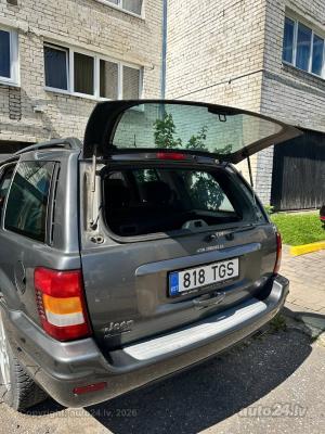 Pelēks Jeep Grand Cherokee 2002 Narva, ar dzinēja tilpumu 4.70 L un nobraukumu 215 tūkst. km par 5500 €, foto 24 vietnē AUTOMOTO.COM.LV