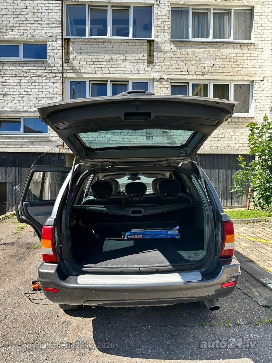 Pelēks Jeep Grand Cherokee 2002 Narva, ar dzinēja tilpumu 4.70 L un nobraukumu 215 tūkst. km par 5500 €, foto 26 vietnē AUTOMOTO.COM.LV