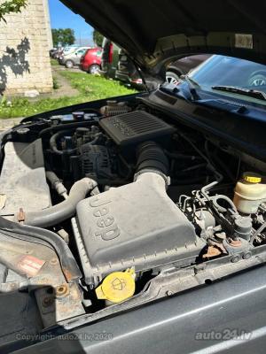 Pelēks Jeep Grand Cherokee 2002 Narva, ar dzinēja tilpumu 4.70 L un nobraukumu 215 tūkst. km par 5500 €, foto 27 vietnē AUTOMOTO.COM.LV