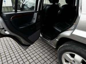 Pelēks Jeep Grand Cherokee 2002 Ukmergė, ar dzinēja tilpumu 2.69 L un nobraukumu 230 tūkst. km par 2350 €, foto 7 vietnē AUTOMOTO.COM.LV