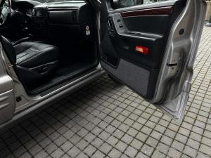 Pelēks Jeep Grand Cherokee 2002 Ukmergė, ar dzinēja tilpumu 2.69 L un nobraukumu 230 tūkst. km par 2350 €, foto 10 vietnē AUTOMOTO.COM.LV
