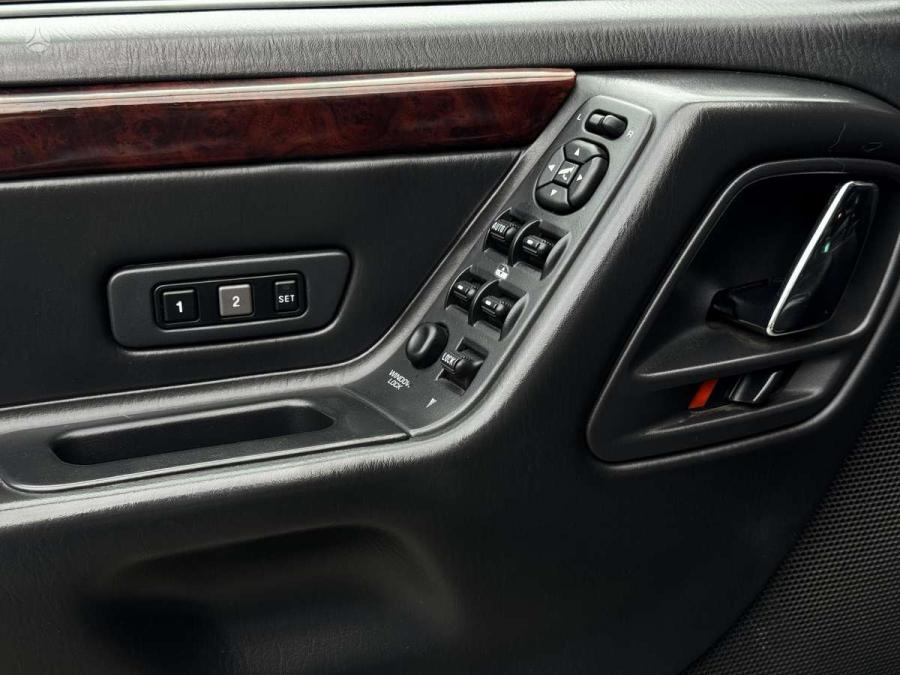 Pelēks Jeep Grand Cherokee 2002 Ukmergė, ar dzinēja tilpumu 2.69 L un nobraukumu 230 tūkst. km par 2350 €, foto 12 vietnē AUTOMOTO.COM.LV