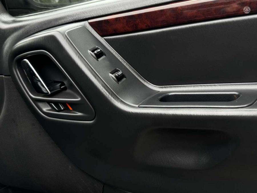 Pelēks Jeep Grand Cherokee 2002 Ukmergė, ar dzinēja tilpumu 2.69 L un nobraukumu 230 tūkst. km par 2350 €, foto 15 vietnē AUTOMOTO.COM.LV