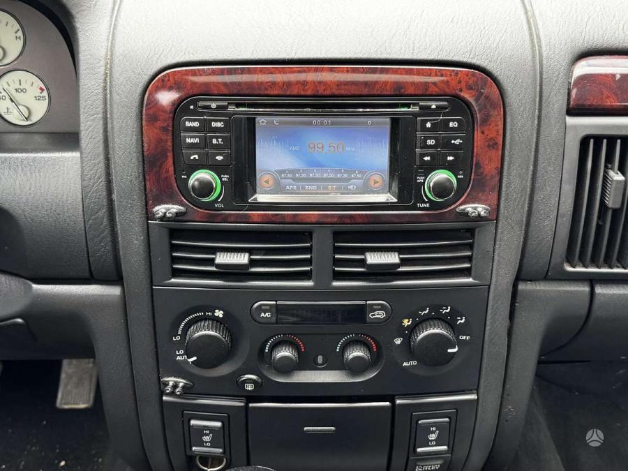 Pelēks Jeep Grand Cherokee 2002 Ukmergė, ar dzinēja tilpumu 2.69 L un nobraukumu 230 tūkst. km par 2350 €, foto 18 vietnē AUTOMOTO.COM.LV