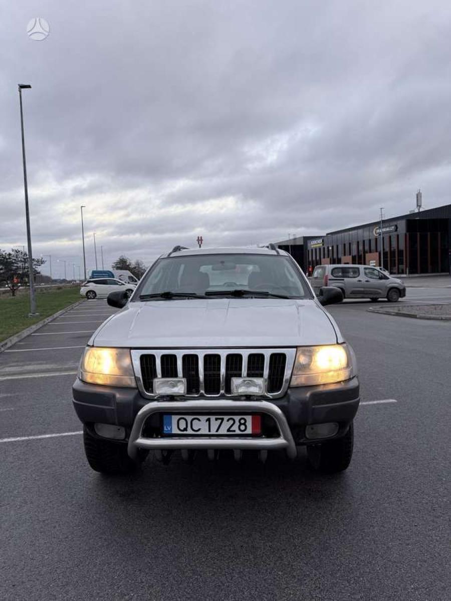 Grey Jeep Grand Cherokee 2003 in Kaunas, with an engine capacity of 2.69 L and mileage of 320 thousand km for 3800 €, photo 8 on AUTOMOTO.COM.LV