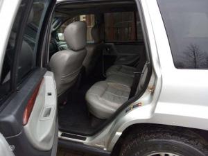Grey Jeep Grand Cherokee 2003 in Klaipeda, with an engine capacity of 2.70 L and mileage of 288 thousand km for 2400 €, photo 9 on AUTOMOTO.COM.LV