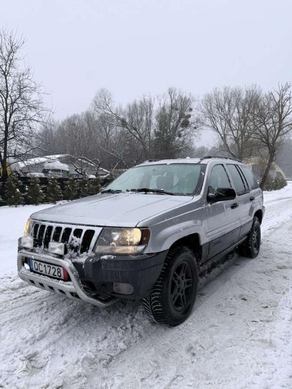 Grey Jeep Grand Cherokee 2003 in Kaunas, with an engine capacity of 2.69 L and mileage of 320 thousand km for 3900 €, photo 1 on AUTOMOTO.COM.LV