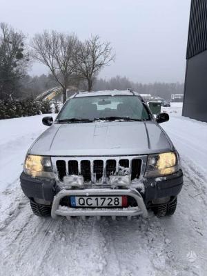 Grey Jeep Grand Cherokee 2003 in Kaunas, with an engine capacity of 2.69 L and mileage of 320 thousand km for 3900 €, photo 2 on AUTOMOTO.COM.LV