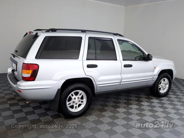 Pelēks Jeep Grand Cherokee 2003 Tallina, ar dzinēja tilpumu 2.70 L un nobraukumu 374 tūkst. km par 2499 €, foto 3 vietnē AUTOMOTO.COM.LV