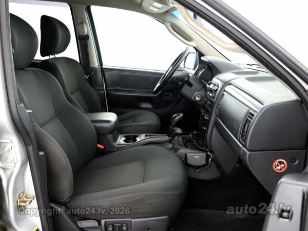 Pelēks Jeep Grand Cherokee 2003 Tallina, ar dzinēja tilpumu 2.70 L un nobraukumu 374 tūkst. km par 2499 €, foto 6 vietnē AUTOMOTO.COM.LV