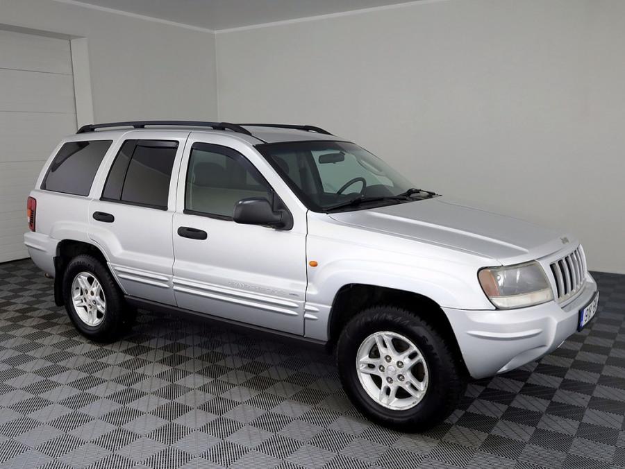 Pelēks Jeep Grand Cherokee 2003 Tallina, ar dzinēja tilpumu 2.70 L un nobraukumu 374 tūkst. km par 2299 €, foto 1 vietnē AUTOMOTO.COM.LV