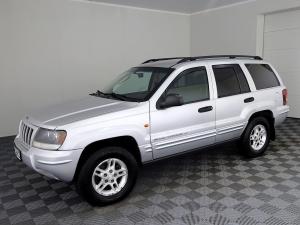 Pelēks Jeep Grand Cherokee 2003 Tallina, ar dzinēja tilpumu 2.70 L un nobraukumu 374 tūkst. km par 2299 €, foto 3 vietnē AUTOMOTO.COM.LV