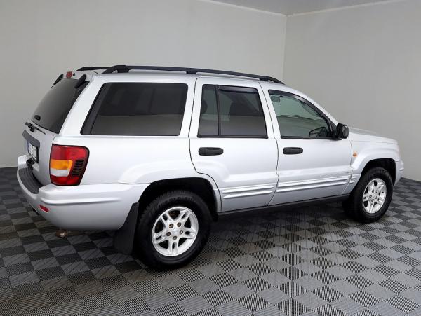 Pelēks Jeep Grand Cherokee 2003 Tallina, ar dzinēja tilpumu 2.70 L un nobraukumu 374 tūkst. km par 2299 €, foto 3 vietnē AUTOMOTO.COM.LV